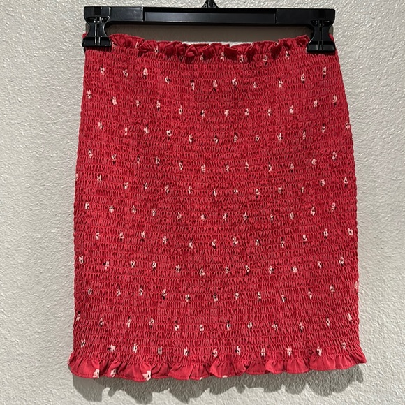 Gianni Bini | Tops | Gianni Bini Smocked Floral Tube Top Bodycon Skirt ...